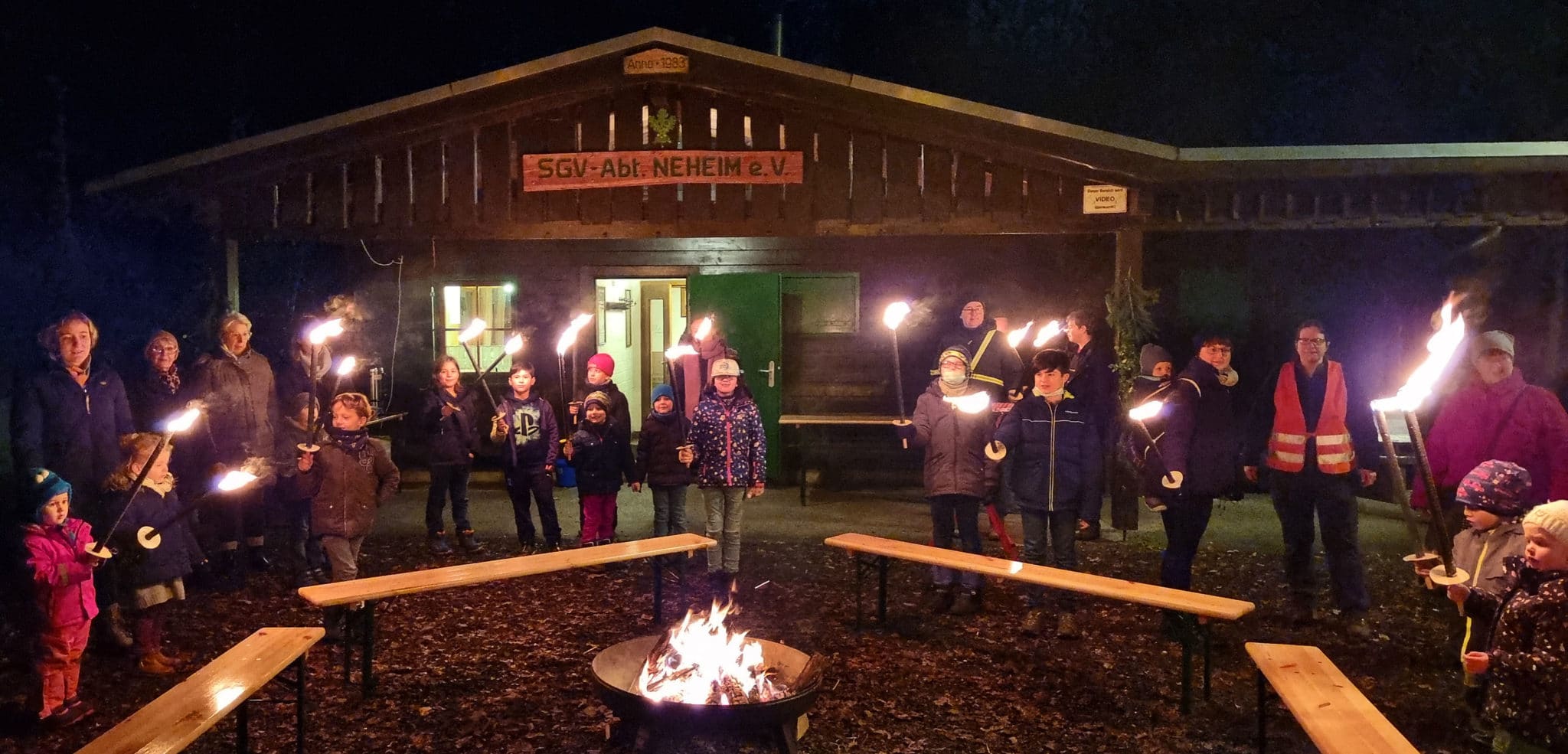 SGV Neheim: Nach Fackelwanderung Zuckerbrezeln und heißer Tee am Lagerfeuer