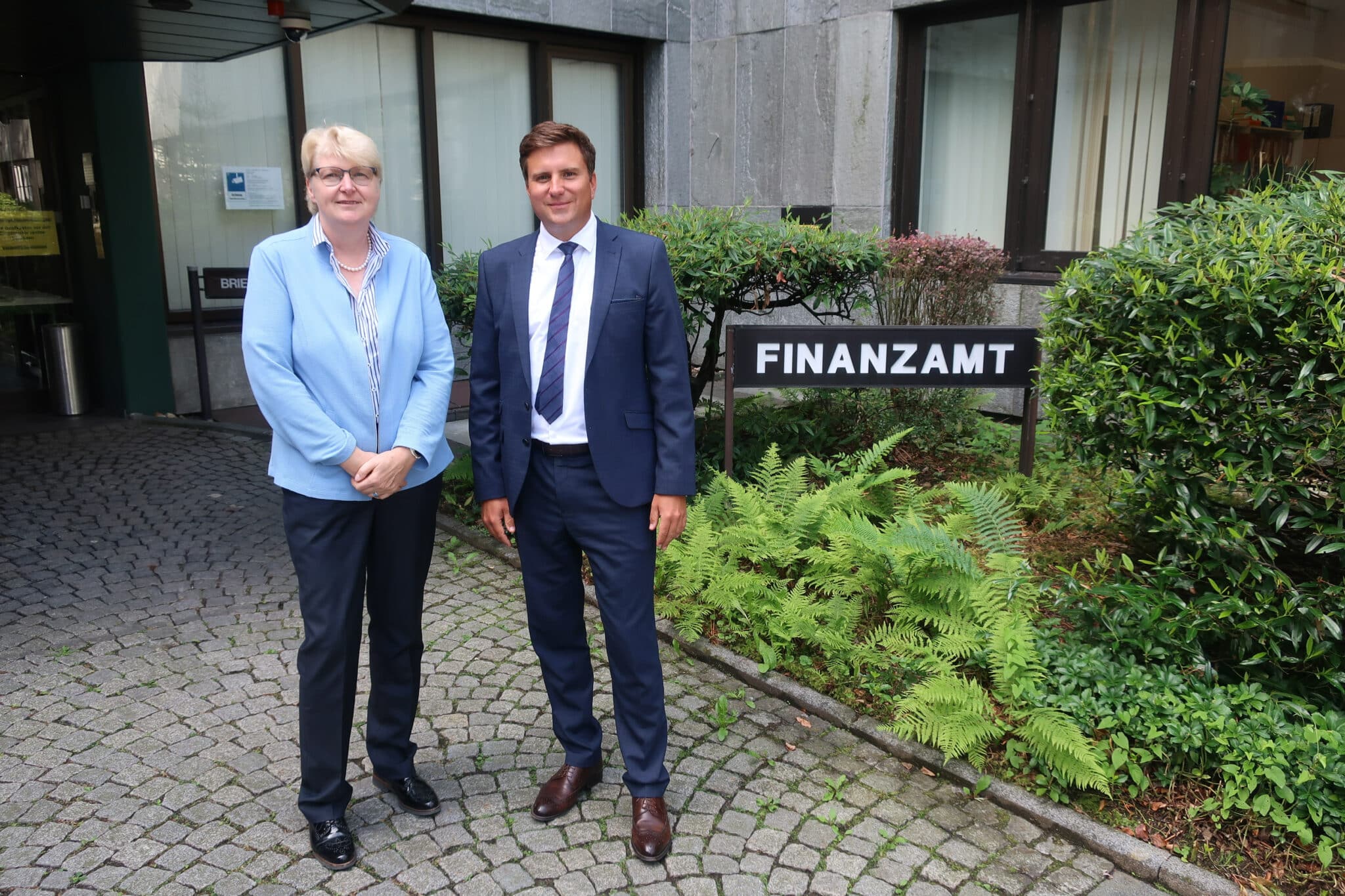 Dorfinfo.de: Finanzamt Arnsberg unter neuer Leitung