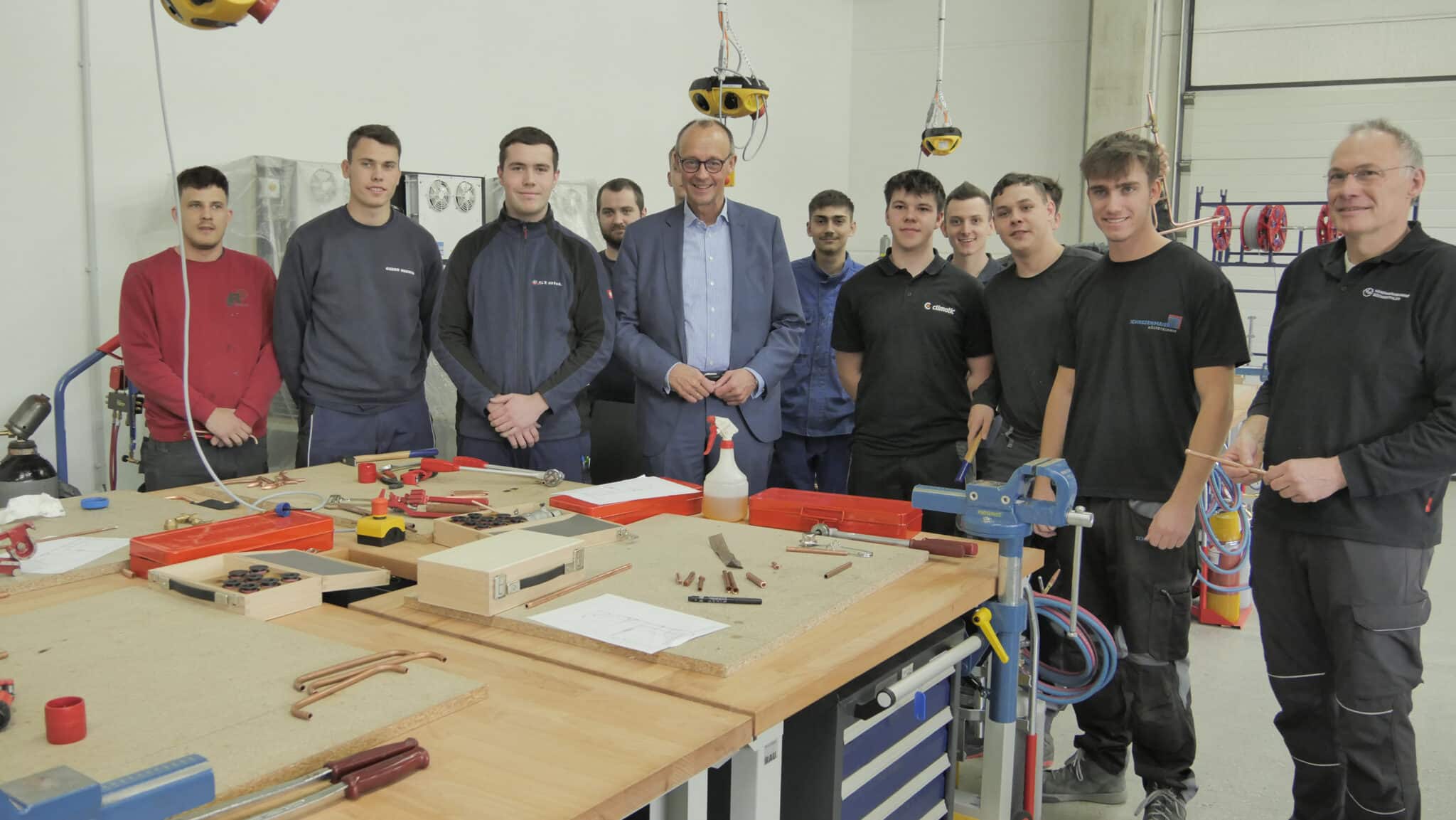 Friedrich Merz besucht bbz Arnsberg: Berufliche Bildung im Fokus