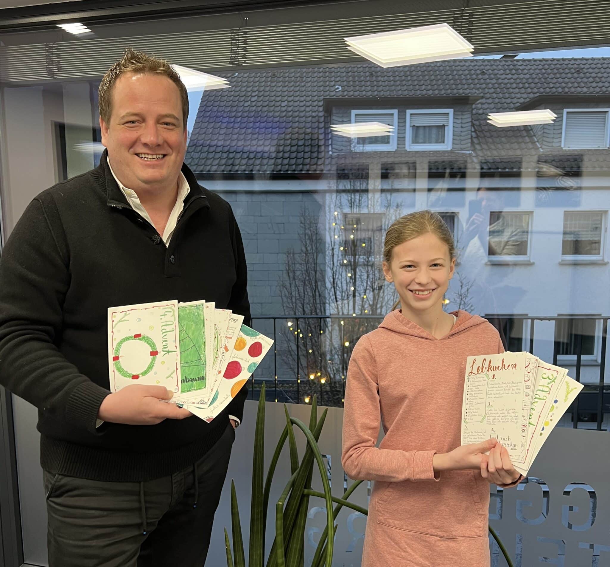 Lina (12) aus Bachum gestaltet eigene Adventskarten und spendet den ...